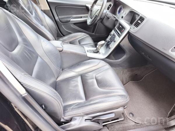 Grey Volvo S60 2012 in Riga, with an engine capacity of 1.60 L and mileage of 0 thousand km for 6500 €, photo 9 on AUTOMOTO.COM.LV