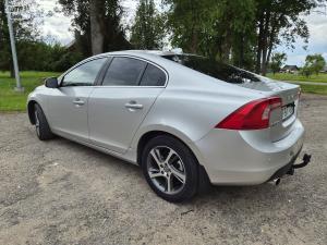 Pelēks Volvo S60 2012 Širvintos, ar dzinēja tilpumu 2.50 L un nobraukumu 266 tūkst. km par 5490 €, foto 4 vietnē AUTOMOTO.COM.LV