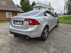 Pelēks Volvo S60 2012 Širvintos, ar dzinēja tilpumu 2.50 L un nobraukumu 266 tūkst. km par 5490 €, foto 5 vietnē AUTOMOTO.COM.LV