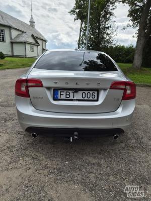 Pelēks Volvo S60 2012 Širvintos, ar dzinēja tilpumu 2.50 L un nobraukumu 266 tūkst. km par 5490 €, foto 7 vietnē AUTOMOTO.COM.LV