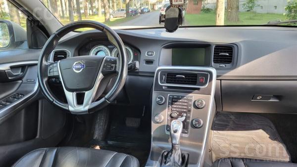 Pelēks Volvo S60 2012 Rīga, ar dzinēja tilpumu 2.00 L un nobraukumu 220 tūkst. km par 4900 €, foto 7 vietnē AUTOMOTO.COM.LV
