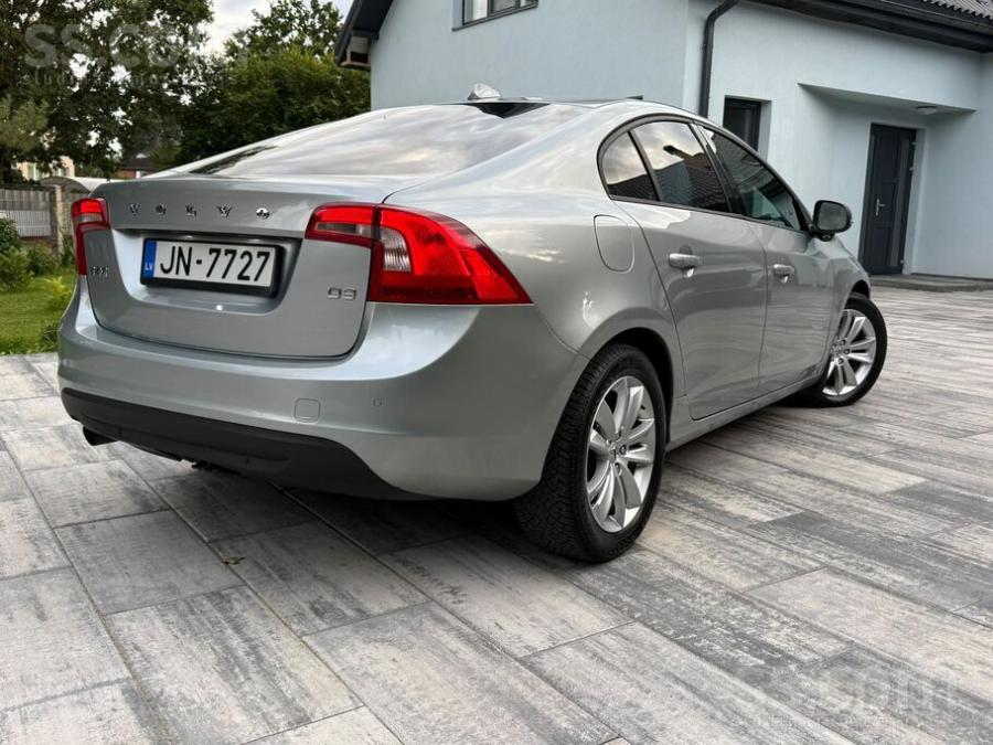 Grey Volvo S60 2012 in Riga, with an engine capacity of 2.00 L and mileage of 345 thousand km for 6650 €, photo 5 on AUTOMOTO.COM.LV
