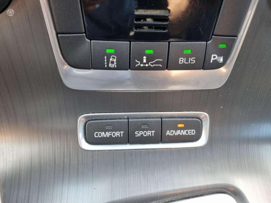 Grey Volvo S60 2012 in Pakruojis, with an engine capacity of 1.98 L and mileage of 264 thousand km for 6350 €, photo 15 on AUTOMOTO.COM.LV