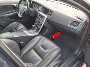 Grey Volvo S60 2012 in Pakruojis, with an engine capacity of 1.98 L and mileage of 264 thousand km for 6350 €, photo 9 on AUTOMOTO.COM.LV