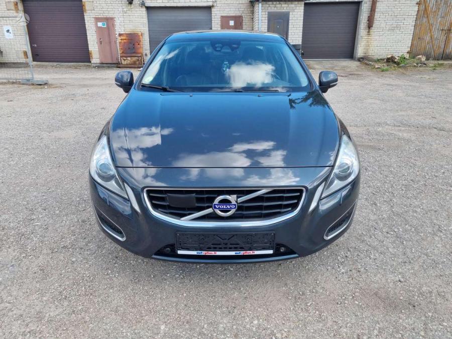 Pelēks Volvo S60 2012 Pakruojis, ar dzinēja tilpumu 1.98 L un nobraukumu 264 tūkst. km par 6350 €, foto 3 vietnē AUTOMOTO.COM.LV