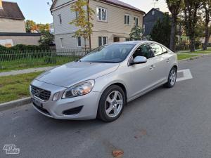 Grey Volvo S60 2012 in Kaunas, with an engine capacity of 2.50 L and mileage of 270 thousand km for 4400 €, photo 4 on AUTOMOTO.COM.LV