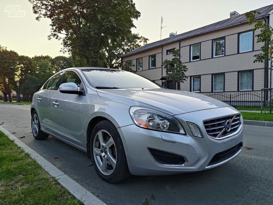 Grey Volvo S60 2012 in Kaunas, with an engine capacity of 2.50 L and mileage of 270 thousand km for 4400 €, photo 5 on AUTOMOTO.COM.LV