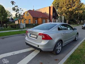 Grey Volvo S60 2012 in Kaunas, with an engine capacity of 2.50 L and mileage of 270 thousand km for 4400 €, photo 6 on AUTOMOTO.COM.LV