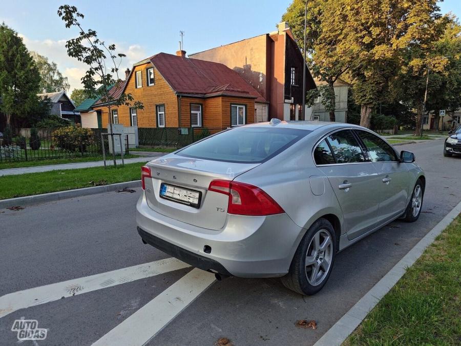 Grey Volvo S60 2012 in Kaunas, with an engine capacity of 2.50 L and mileage of 270 thousand km for 4400 €, photo 6 on AUTOMOTO.COM.LV