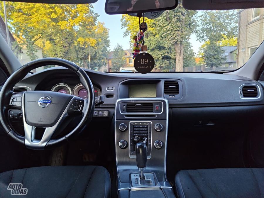 Grey Volvo S60 2012 in Kaunas, with an engine capacity of 2.50 L and mileage of 270 thousand km for 4400 €, photo 11 on AUTOMOTO.COM.LV