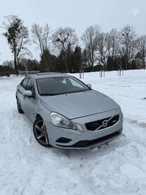 Grey Volvo S60 2013 in Kaunas, with an engine capacity of 1.56 L and mileage of 245 thousand km for 5750 €, photo 3 on AUTOMOTO.COM.LV