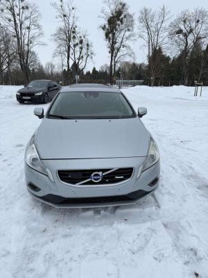Grey Volvo S60 2013 in Kaunas, with an engine capacity of 1.56 L and mileage of 245 thousand km for 5750 €, photo 6 on AUTOMOTO.COM.LV