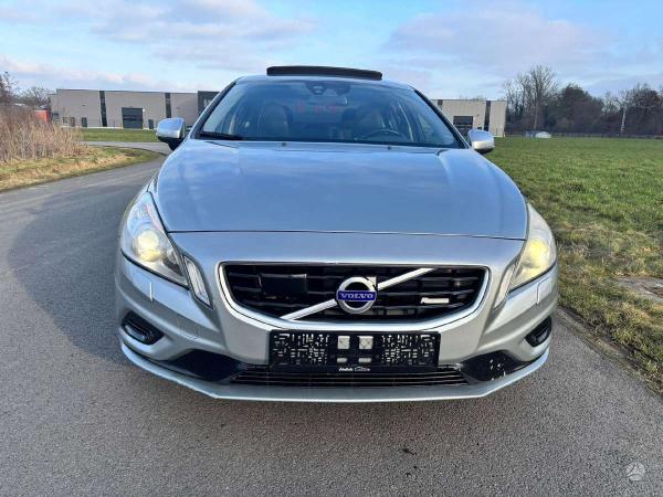 Pelēks Volvo S60 2013 Kauņa, ar dzinēja tilpumu 1.56 L un nobraukumu 245 tūkst. km par 5850 €, foto 3 vietnē AUTOMOTO.COM.LV
