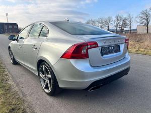 Grey Volvo S60 2013 in Kaunas, with an engine capacity of 1.56 L and mileage of 245 thousand km for 5850 €, photo 11 on AUTOMOTO.COM.LV