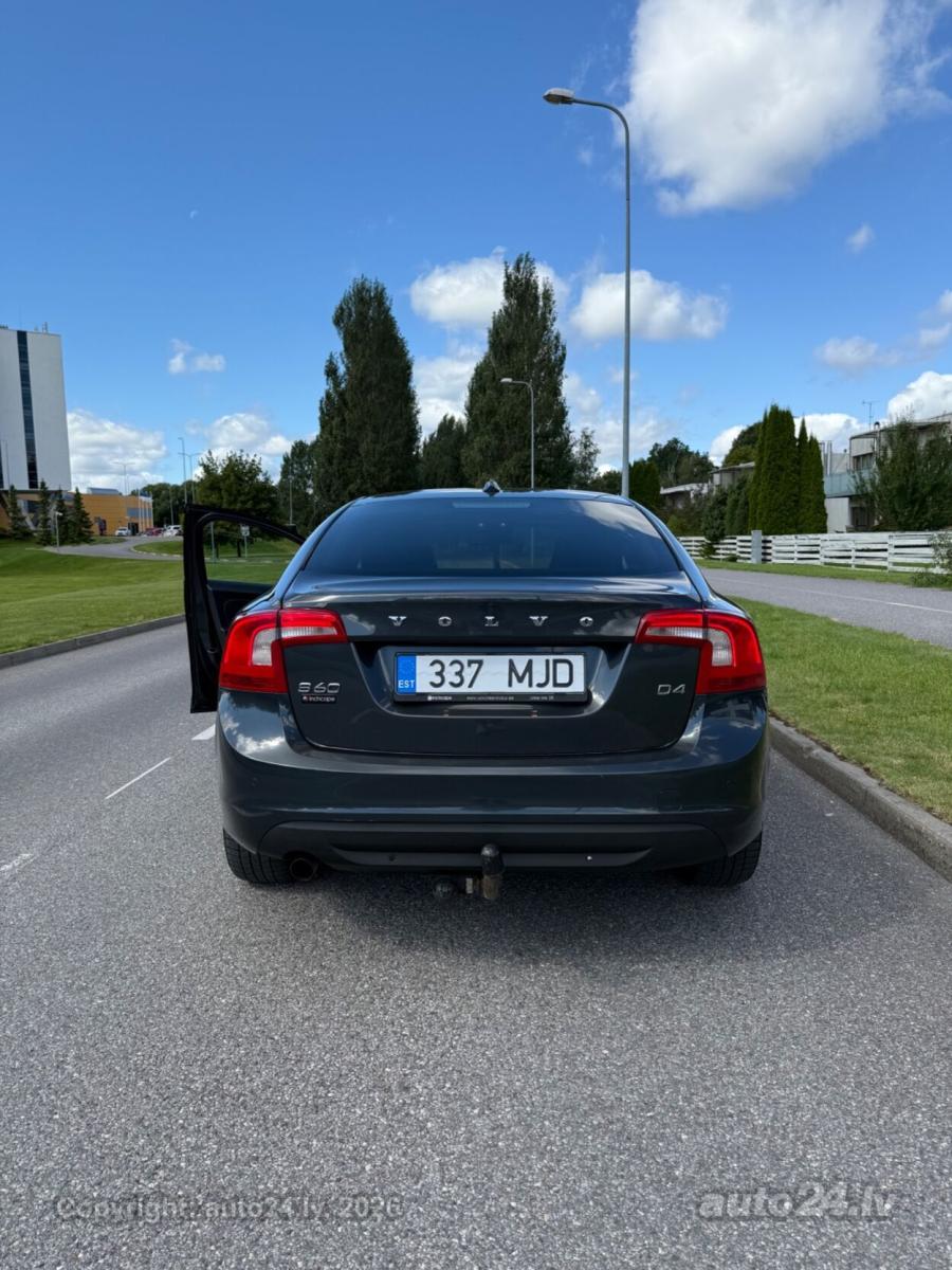 Grey Volvo S60 2013 in Tallinn, with an engine capacity of 2.00 L and mileage of 230 thousand km for 6890 €, photo 6 on AUTOMOTO.COM.LV
