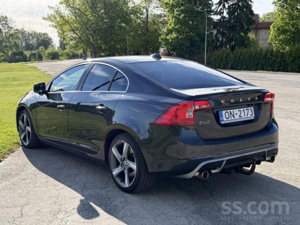 Grey Volvo S60 2013 in Ogre, with an engine capacity of 2.40 L and mileage of 255 thousand km for 9700 €, photo 3 on AUTOMOTO.COM.LV