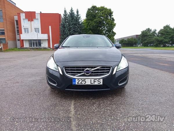 Серый Вольво С60 2013 в Таллин, объемом двигателя 2.00 л и пробегом 185 тыс. км за 7400 €, фото 1 на AUTOMOTO.COM.LV
