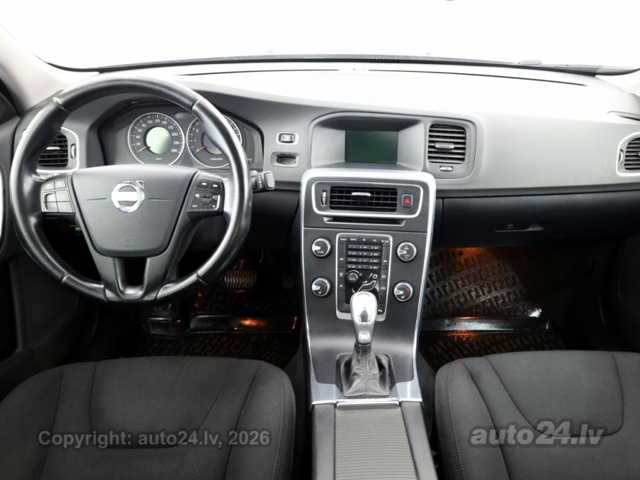 Pelēks Volvo S60 2013 Tallina, ar dzinēja tilpumu 1.60 L un nobraukumu 217 tūkst. km par 4299 €, foto 6 vietnē AUTOMOTO.COM.LV