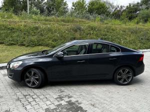 Grey Volvo S60 2013 in Vilnius, with an engine capacity of 2.95 L and mileage of 256 thousand km for 5800 €, photo 4 on AUTOMOTO.COM.LV