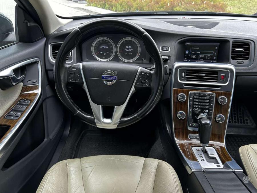 Grey Volvo S60 2013 in Vilnius, with an engine capacity of 2.95 L and mileage of 256 thousand km for 5800 €, photo 16 on AUTOMOTO.COM.LV