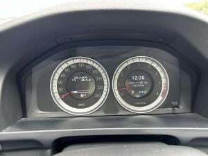 Grey Volvo S60 2013 in Vilnius, with an engine capacity of 2.95 L and mileage of 256 thousand km for 5800 €, photo 18 on AUTOMOTO.COM.LV
