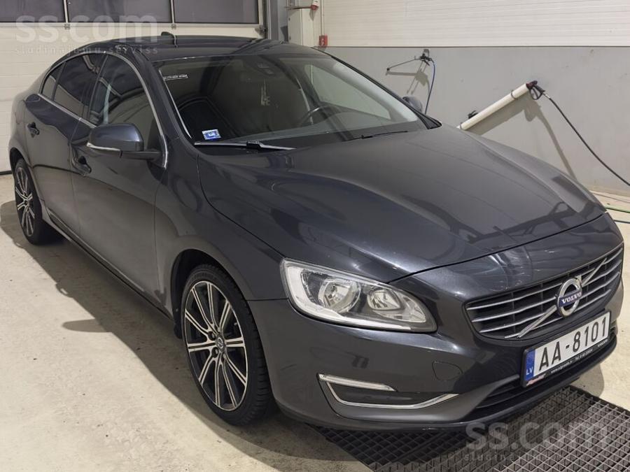 Pelēks Volvo S60 2013 Rīga, ar dzinēja tilpumu 2.50 L un nobraukumu 140 tūkst. km par 8550 €, foto 4 vietnē AUTOMOTO.COM.LV