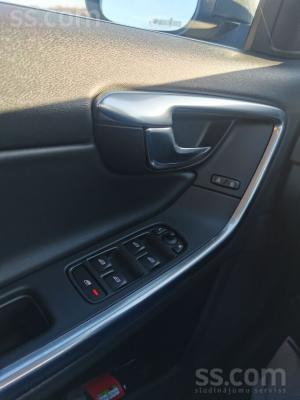 Pelēks Volvo S60 2013 Rīga, ar dzinēja tilpumu 2.50 L un nobraukumu 140 tūkst. km par 8550 €, foto 10 vietnē AUTOMOTO.COM.LV