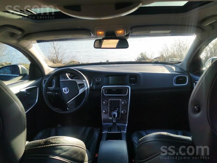 Pelēks Volvo S60 2013 Rīga, ar dzinēja tilpumu 2.50 L un nobraukumu 140 tūkst. km par 8550 €, foto 12 vietnē AUTOMOTO.COM.LV