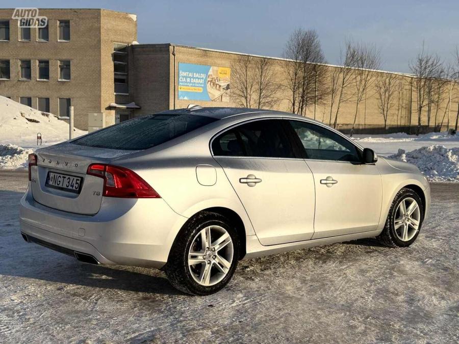 Grey Volvo S60 2014 in Silute, with an engine capacity of 2.50 L and mileage of 270 thousand km for 5999 €, photo 3 on AUTOMOTO.COM.LV