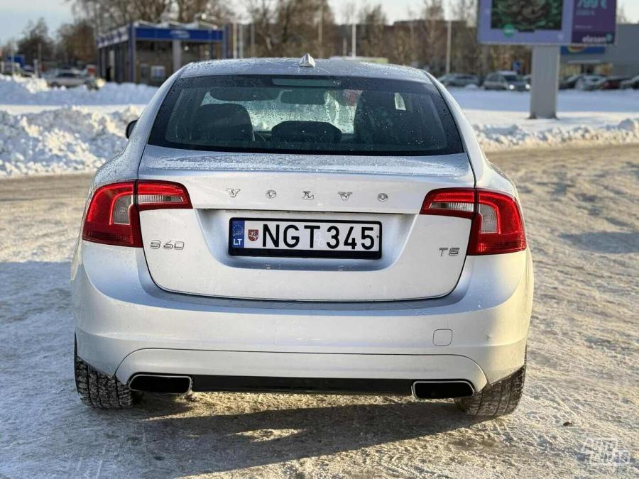 Grey Volvo S60 2014 in Silute, with an engine capacity of 2.50 L and mileage of 270 thousand km for 5999 €, photo 7 on AUTOMOTO.COM.LV