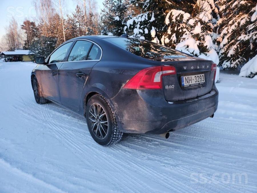 Pelēks Volvo S60 2014 Jēkabpils, ar dzinēja tilpumu 2.00 L un nobraukumu 234 tūkst. km par 9250 €, foto 2 vietnē AUTOMOTO.COM.LV