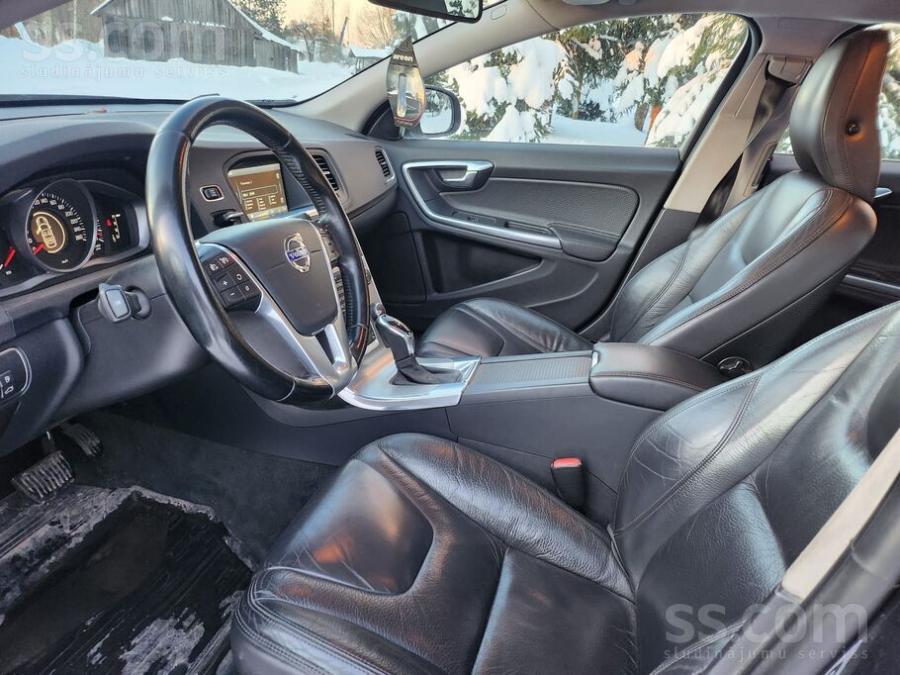 Pelēks Volvo S60 2014 Jēkabpils, ar dzinēja tilpumu 2.00 L un nobraukumu 234 tūkst. km par 9250 €, foto 5 vietnē AUTOMOTO.COM.LV