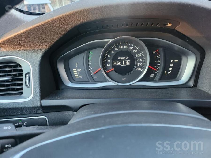 Pelēks Volvo S60 2014 Jēkabpils, ar dzinēja tilpumu 2.00 L un nobraukumu 234 tūkst. km par 9250 €, foto 7 vietnē AUTOMOTO.COM.LV