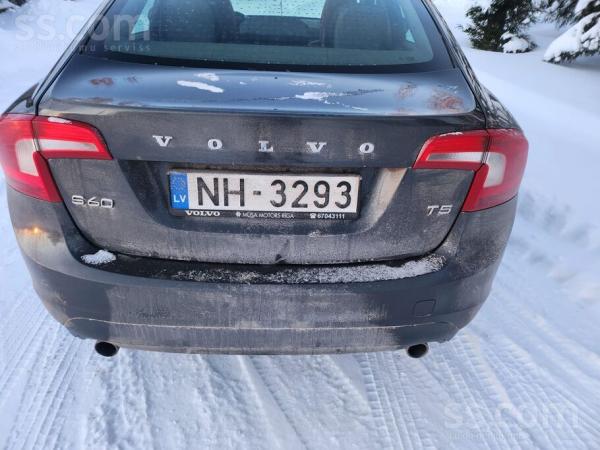Grey Volvo S60 2014 in Jekabpils, with an engine capacity of 2.00 L and mileage of 234 thousand km for 9250 €, photo 9 on AUTOMOTO.COM.LV