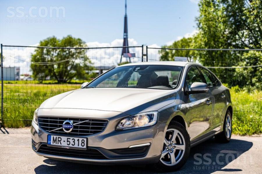 Pelēks Volvo S60 2014 Rīga, ar dzinēja tilpumu 2.00 L un nobraukumu 256 tūkst. km par 8390 €, foto 1 vietnē AUTOMOTO.COM.LV