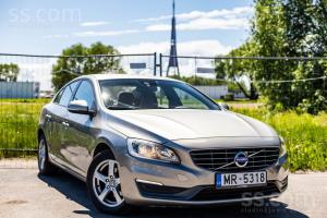 Pelēks Volvo S60 2014 Rīga, ar dzinēja tilpumu 2.00 L un nobraukumu 256 tūkst. km par 8390 €, foto 3 vietnē AUTOMOTO.COM.LV