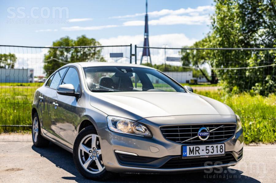 Pelēks Volvo S60 2014 Rīga, ar dzinēja tilpumu 2.00 L un nobraukumu 256 tūkst. km par 8390 €, foto 3 vietnē AUTOMOTO.COM.LV