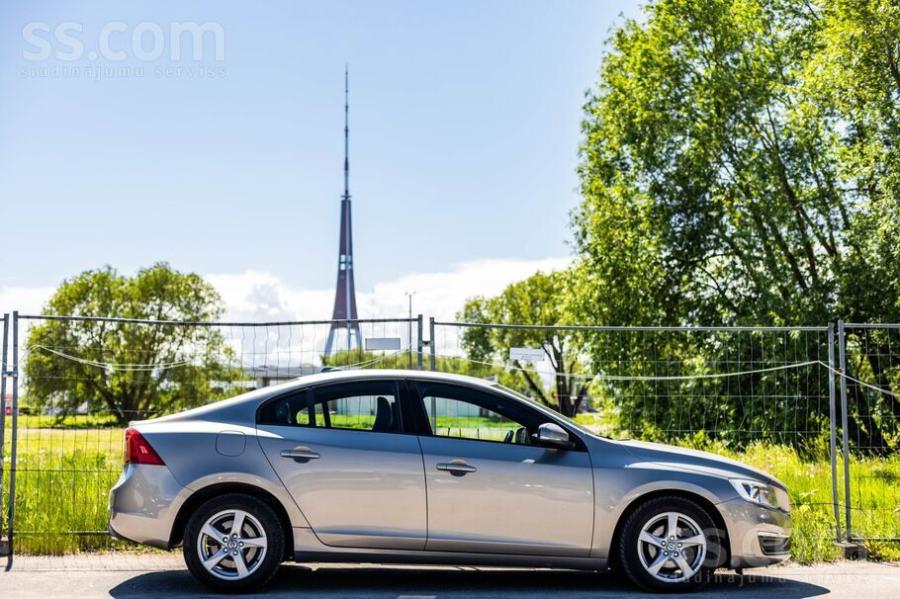 Pelēks Volvo S60 2014 Rīga, ar dzinēja tilpumu 2.00 L un nobraukumu 256 tūkst. km par 8390 €, foto 6 vietnē AUTOMOTO.COM.LV