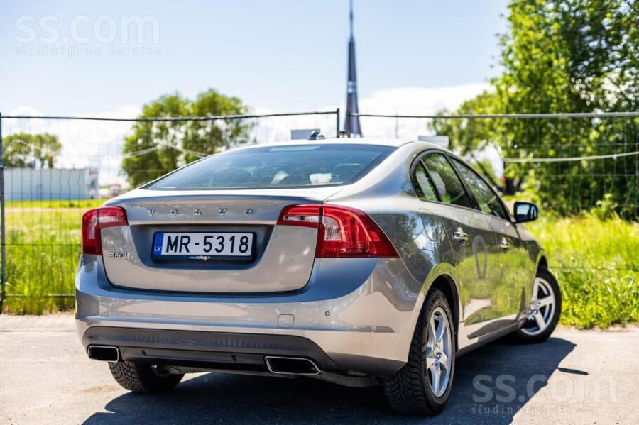 Pelēks Volvo S60 2014 Rīga, ar dzinēja tilpumu 2.00 L un nobraukumu 256 tūkst. km par 8390 €, foto 8 vietnē AUTOMOTO.COM.LV