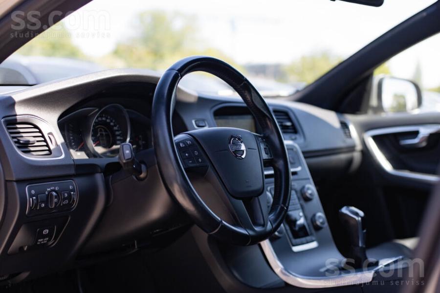 Pelēks Volvo S60 2014 Rīga, ar dzinēja tilpumu 2.00 L un nobraukumu 256 tūkst. km par 8390 €, foto 13 vietnē AUTOMOTO.COM.LV