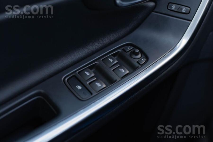 Pelēks Volvo S60 2014 Rīga, ar dzinēja tilpumu 2.00 L un nobraukumu 256 tūkst. km par 8390 €, foto 14 vietnē AUTOMOTO.COM.LV