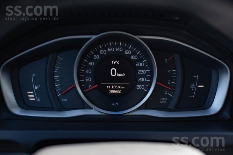 Pelēks Volvo S60 2014 Rīga, ar dzinēja tilpumu 2.00 L un nobraukumu 256 tūkst. km par 8390 €, foto 17 vietnē AUTOMOTO.COM.LV