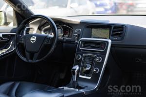 Pelēks Volvo S60 2014 Rīga, ar dzinēja tilpumu 2.00 L un nobraukumu 256 tūkst. km par 8390 €, foto 25 vietnē AUTOMOTO.COM.LV