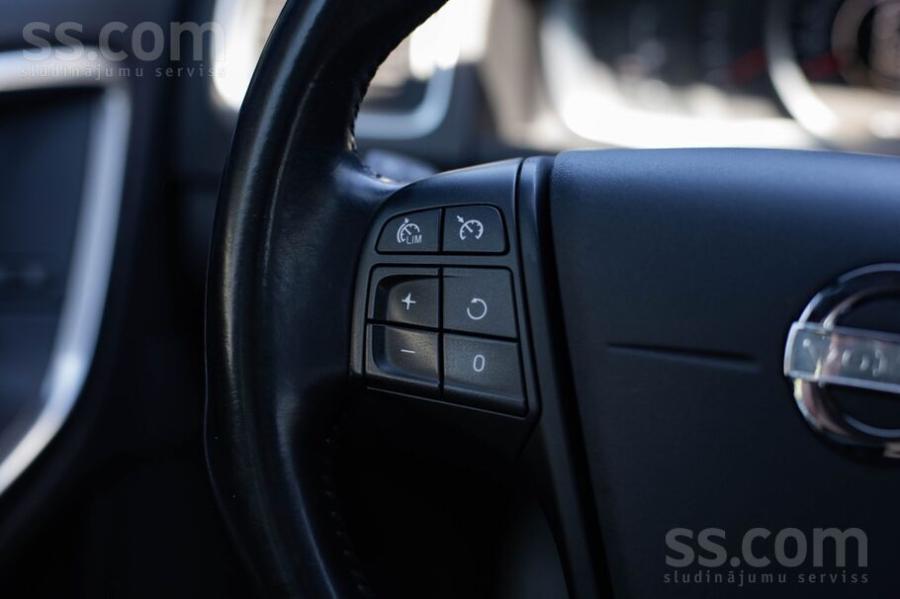 Pelēks Volvo S60 2014 Rīga, ar dzinēja tilpumu 2.00 L un nobraukumu 256 tūkst. km par 7890 €, foto 16 vietnē AUTOMOTO.COM.LV