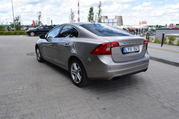 Серый Вольво С60 2014 в Вильнюс, объемом двигателя 2.00 л и пробегом 155 тыс. км за 8700 €, фото 5 на AUTOMOTO.COM.LV