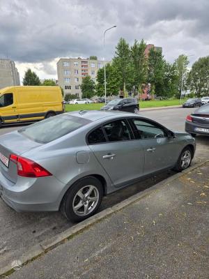Серый Вольво С60 2014 в Кедайняй, объемом двигателя 1.98 л и пробегом 350 тыс. км за 5500 €, фото 5 на AUTOMOTO.COM.LV