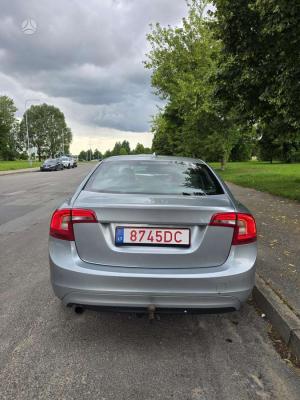 Серый Вольво С60 2014 в Кедайняй, объемом двигателя 1.98 л и пробегом 350 тыс. км за 5500 €, фото 6 на AUTOMOTO.COM.LV