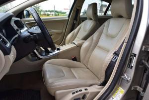 Pelēks Volvo S60 2014 Viļņa, ar dzinēja tilpumu 2.50 L un nobraukumu 155 tūkst. km par 8700 €, foto 10 vietnē AUTOMOTO.COM.LV