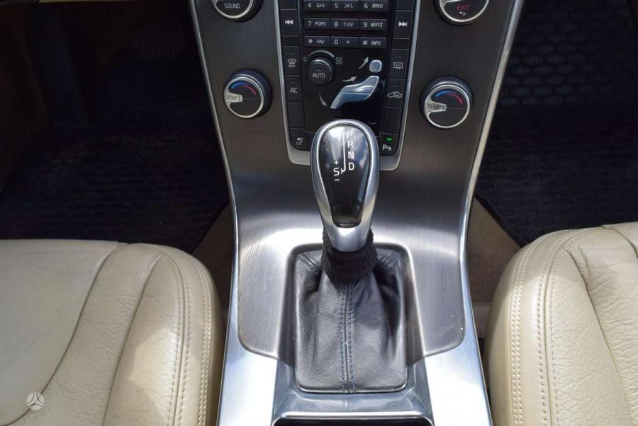 Pelēks Volvo S60 2014 Viļņa, ar dzinēja tilpumu 2.50 L un nobraukumu 155 tūkst. km par 8700 €, foto 13 vietnē AUTOMOTO.COM.LV