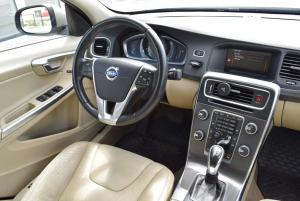 Pelēks Volvo S60 2014 Viļņa, ar dzinēja tilpumu 2.50 L un nobraukumu 155 tūkst. km par 8700 €, foto 14 vietnē AUTOMOTO.COM.LV